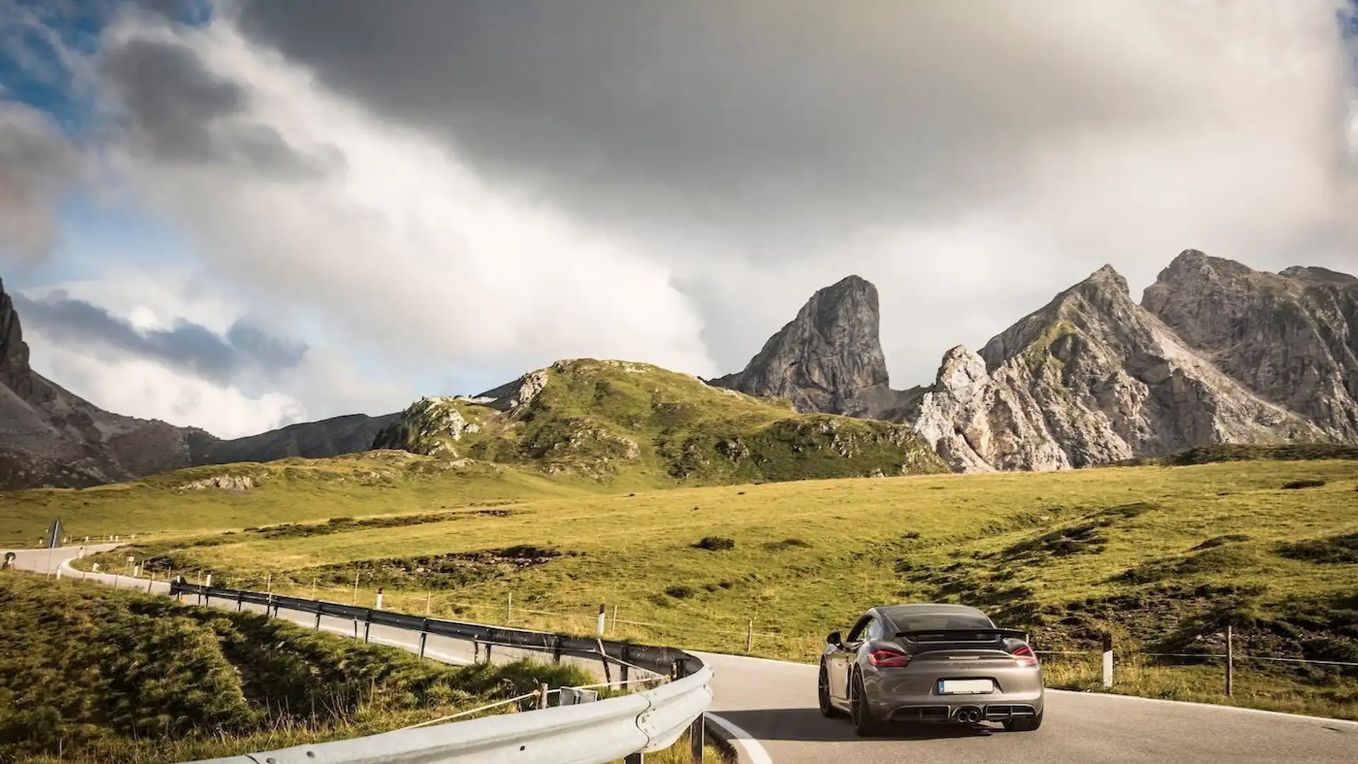 Die 13 schönsten Alpenpässe der Schweiz: Road-Tipps | CarVia